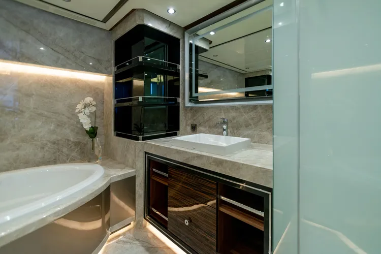 I C yacht for charter (36.1m, 2021)